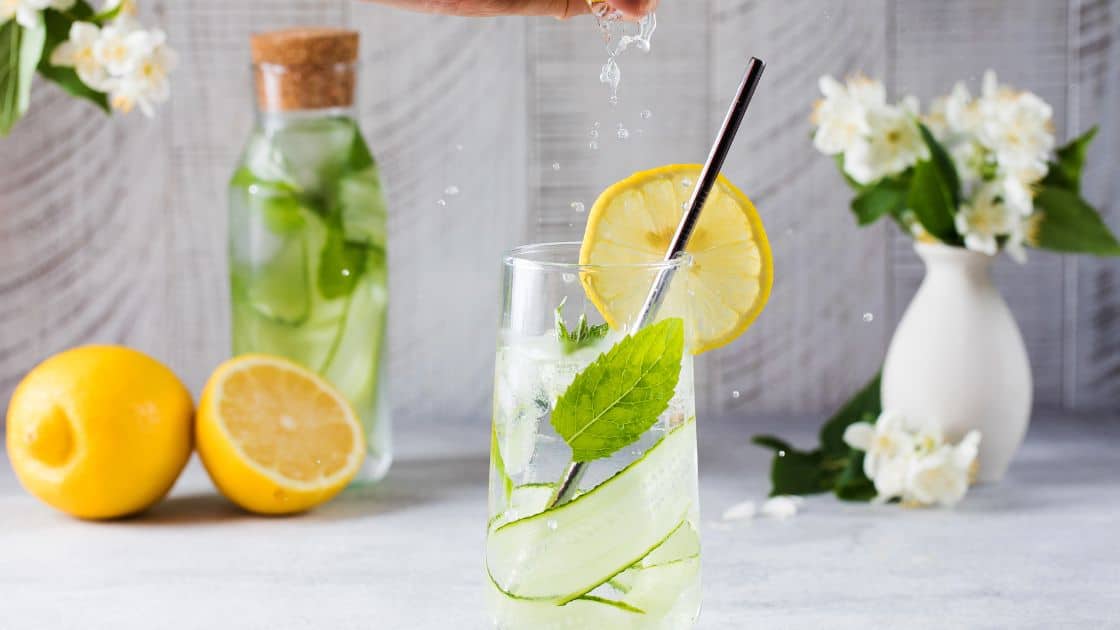 Lemon and Mint Detox Water Recipe - Diets Meal Plan